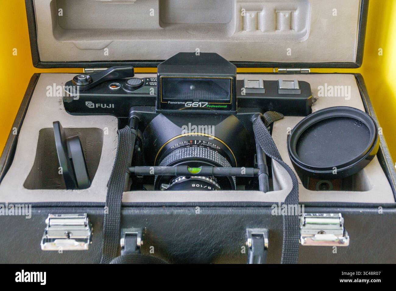 Classic large format landscape camera for 6x17 cm film frames hi-res ...