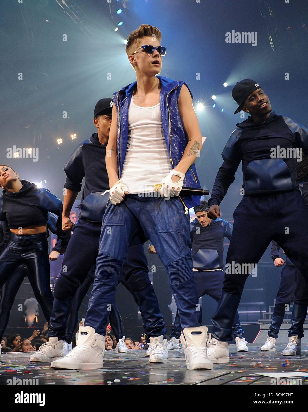 SAN DIEGO, CA - JUNE 22: Singer Justin Bieber performs during the ...