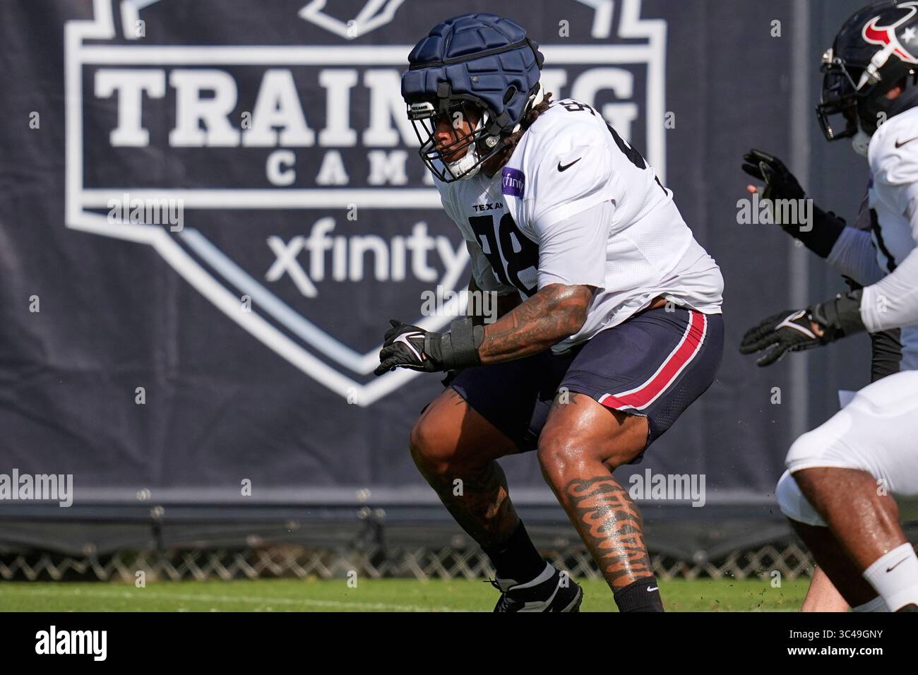 Houston Texans defensive tackle Tim Settle Jr. goes through a drill ...