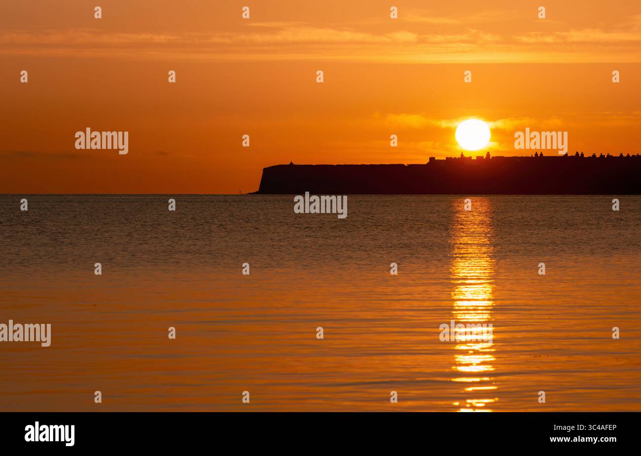 Sunrise over fort george hi-res stock photography and images - Alamy