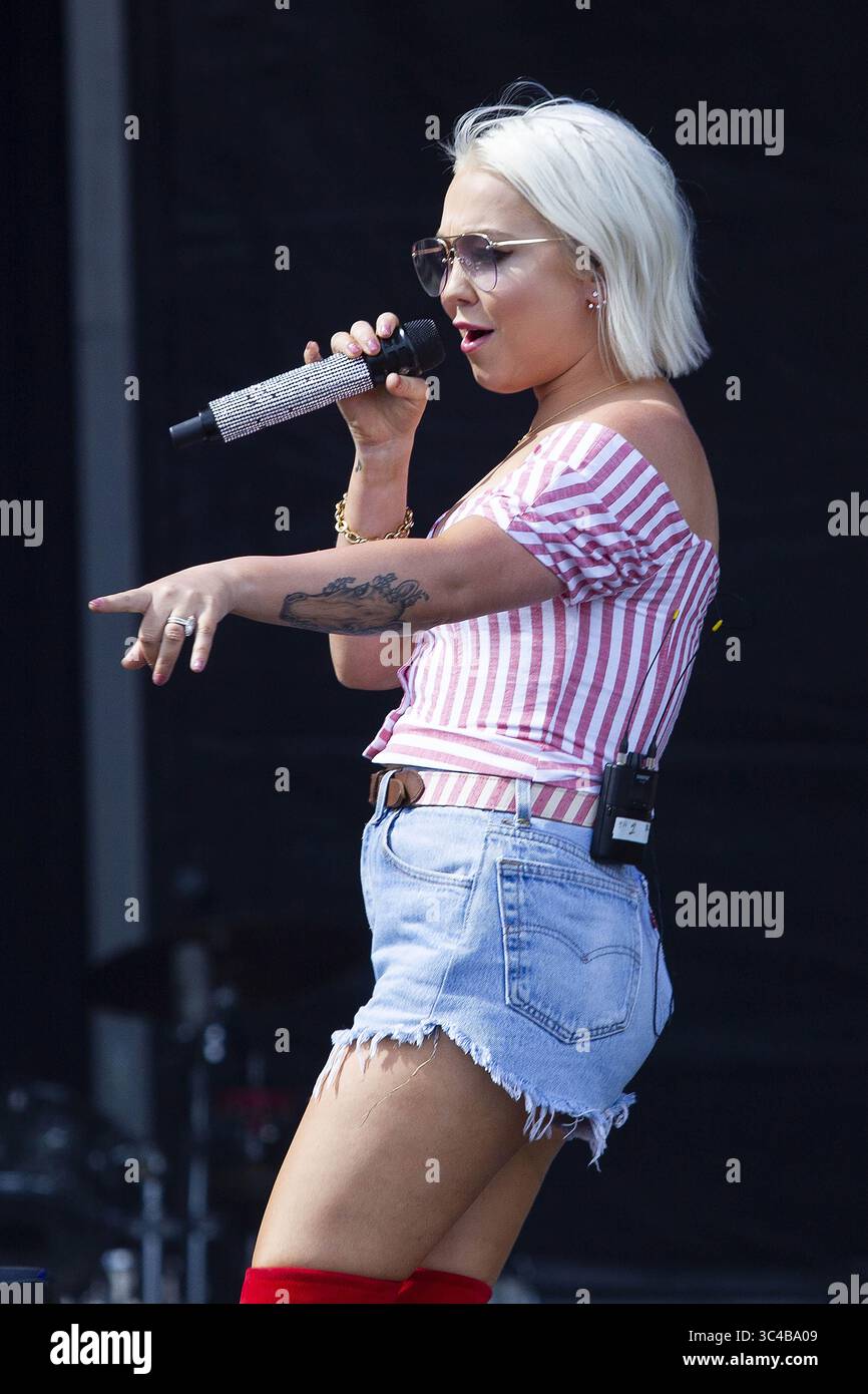 Faster horses music festival hi-res stock photography and images - Alamy