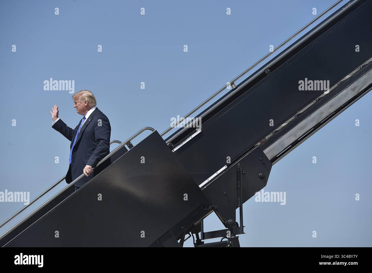 Josh hawley campaign hi-res stock photography and images - Alamy