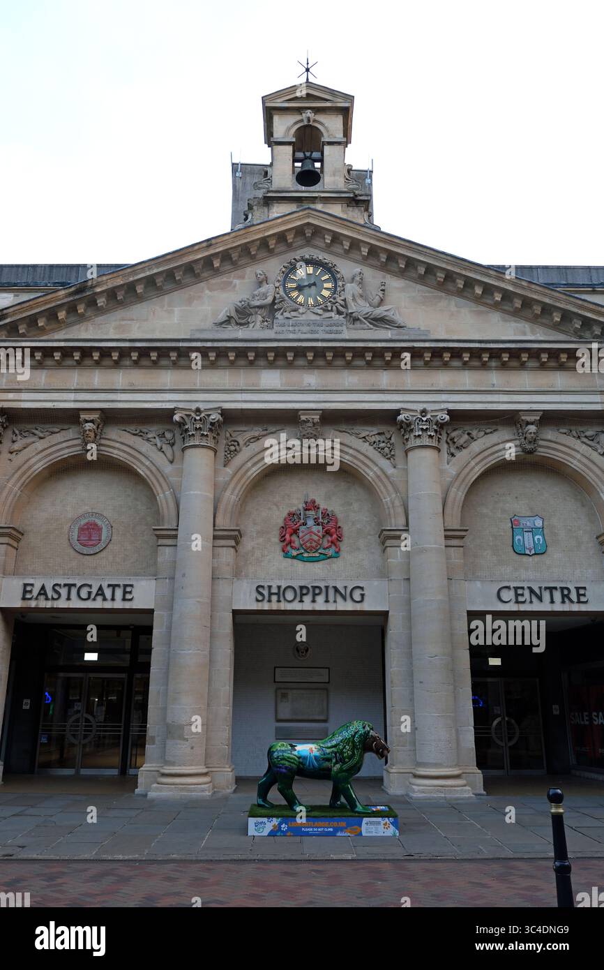 The facade of the Portico Entrance to the Eastgate Shopping Centre ...