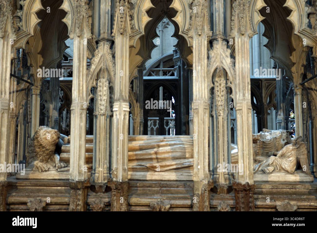 The Tomb of Edward II burial site in St Peter's Abbey now Gloucester ...