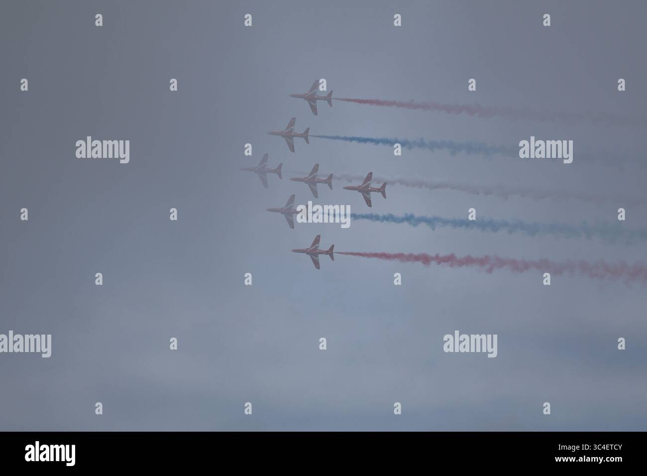 Red arrows flyover aberdeen hi-res stock photography and images - Alamy