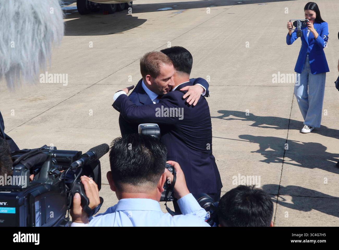 Alexander Kozlov, left, minister of Natural Resources and Ecology, is ...
