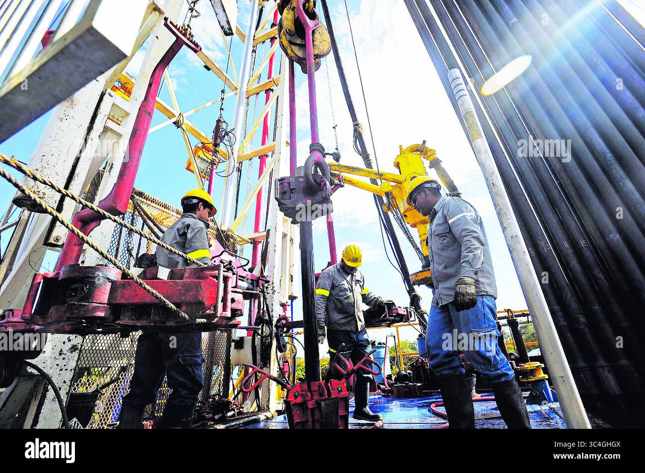July 24, 2014 - (29/08/2018) En el fondo de pensiones, el ICE cotiza 4,5% de la planilla y cada ...
