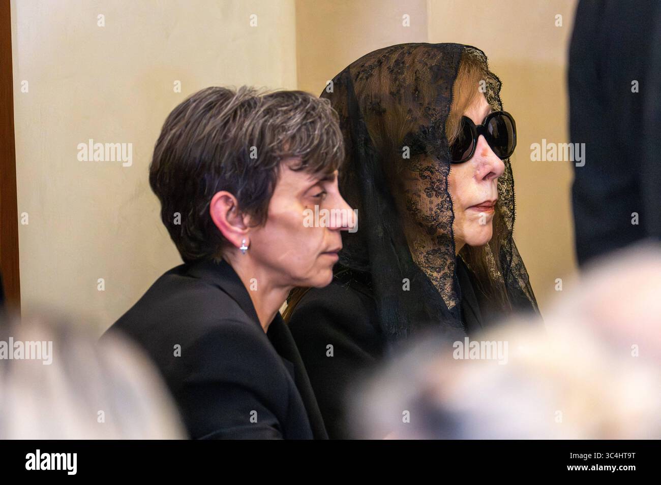 Lebanese singer and living legend Fayrouz (right) and her daughter Rima ...