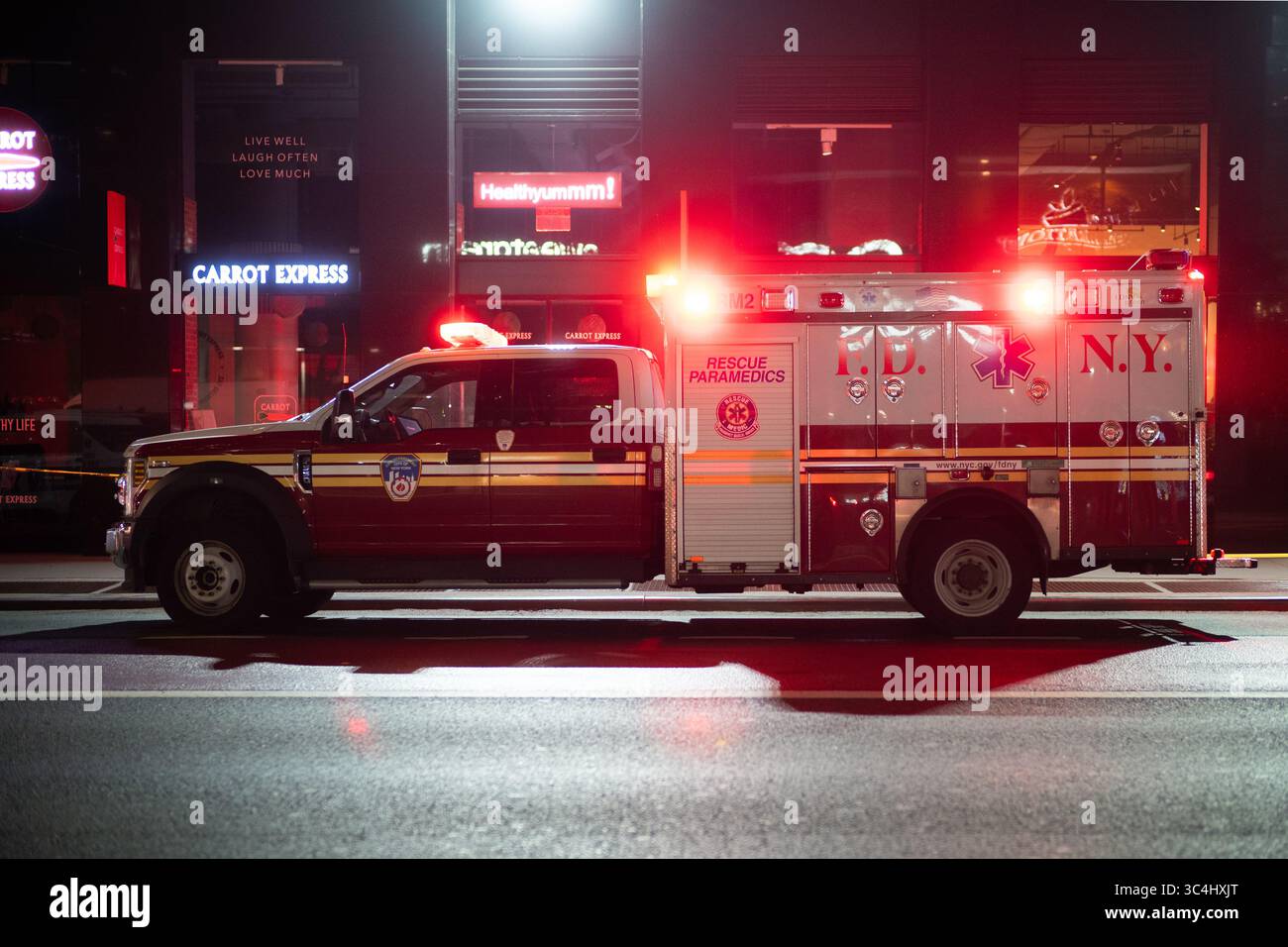 Paramedic usa mass hi-res stock photography and images - Alamy