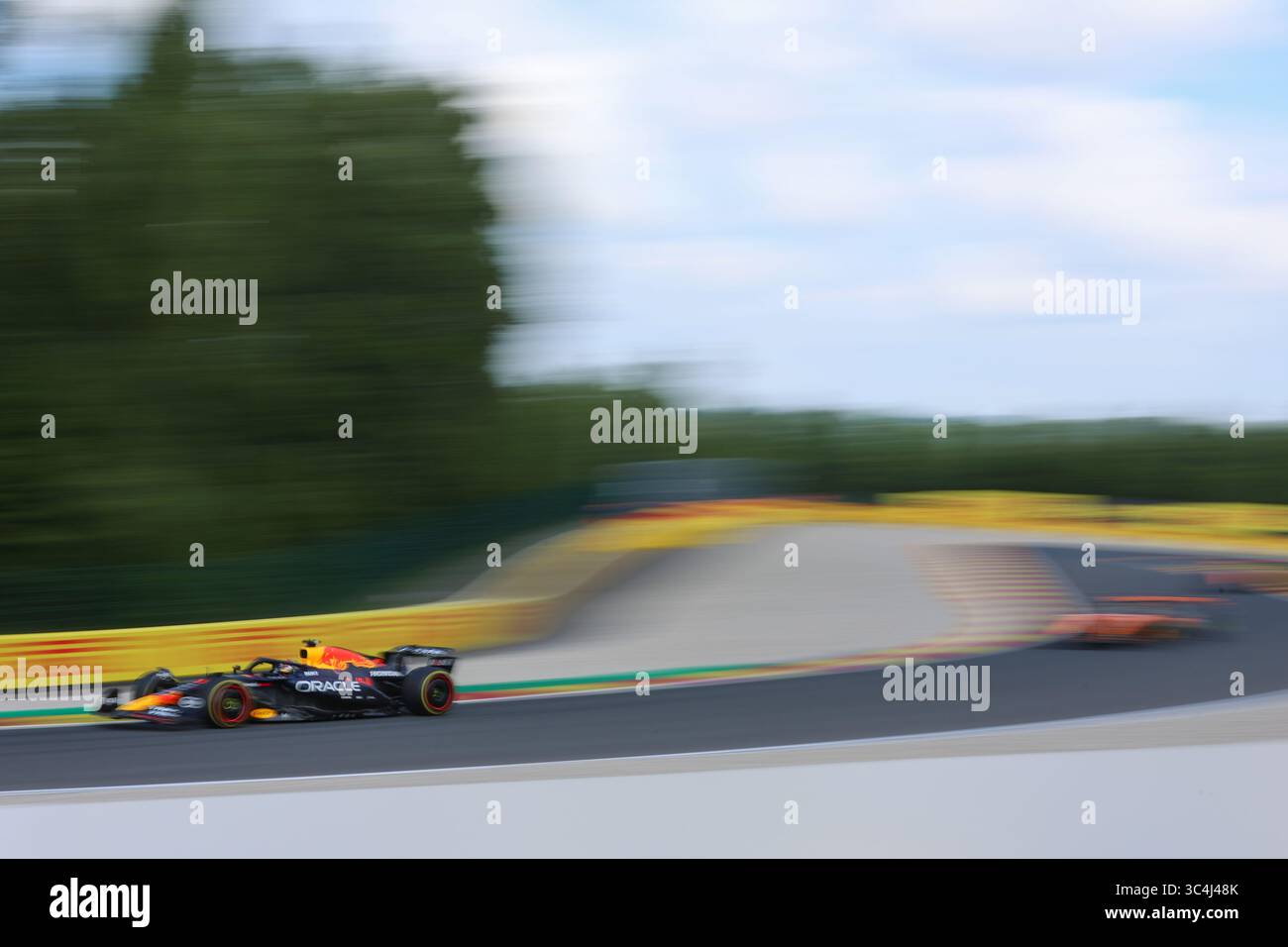 #1 Max Verstappen (NLD) Oracle Red Bull Racing (AUT) Red Bull RB21 ...