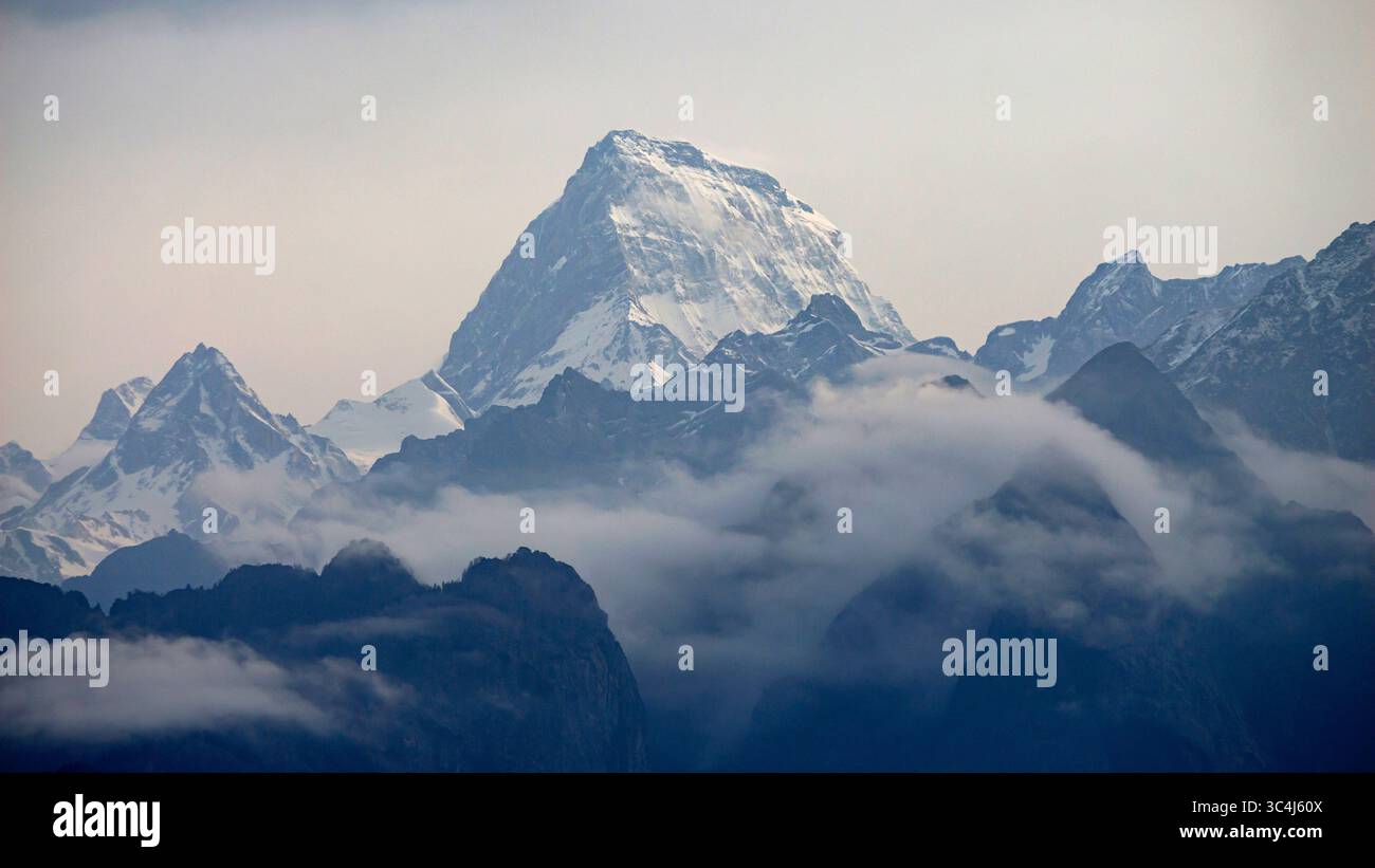 Panoramic snapshot of Hathi Parvat, viewed from Auli in Joshimath ...