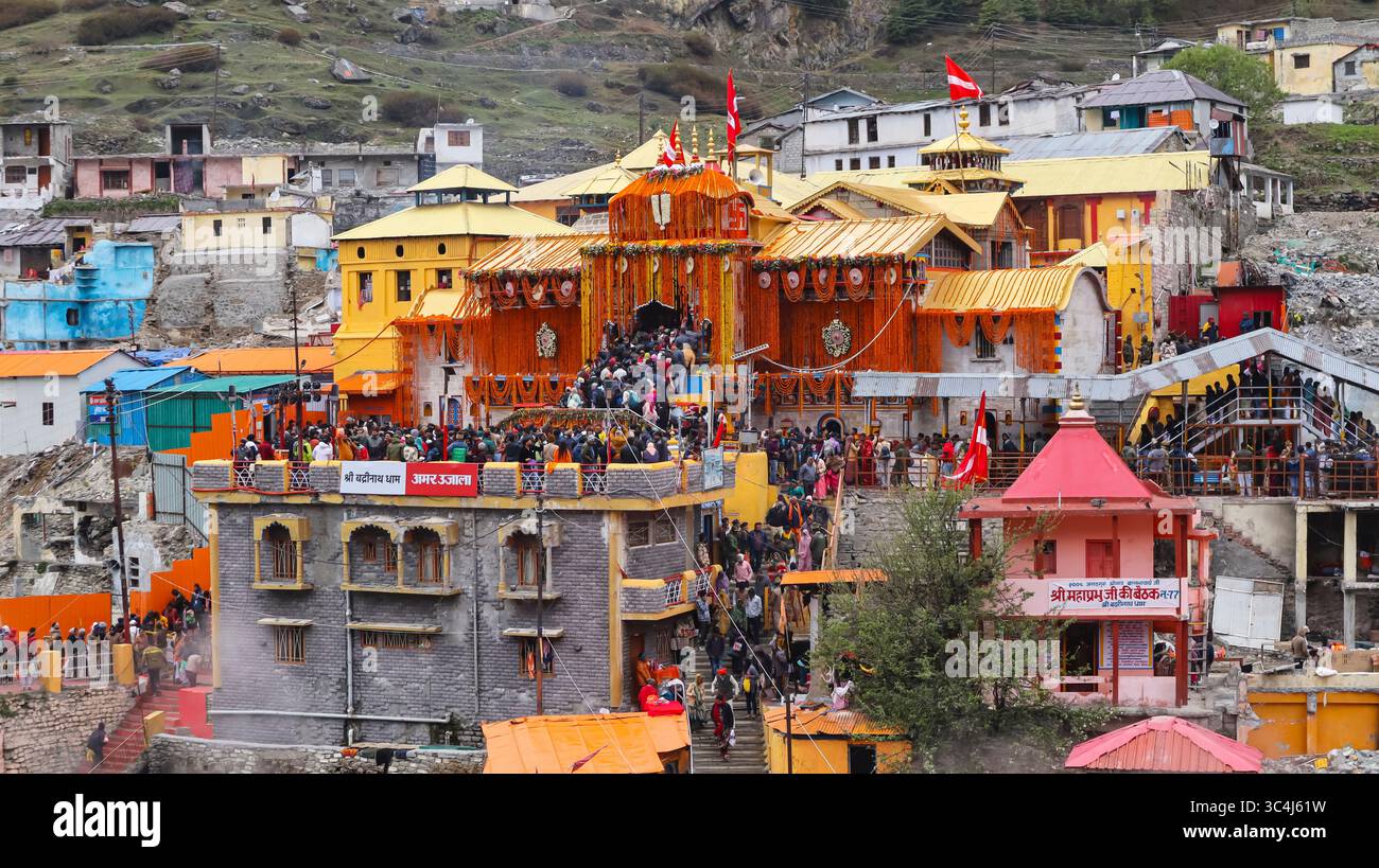Lord vishnu badrinath temple hi-res stock photography and images - Alamy