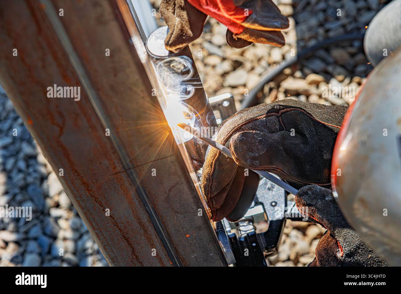 Welding work process bright sparks hi-res stock photography and images ...