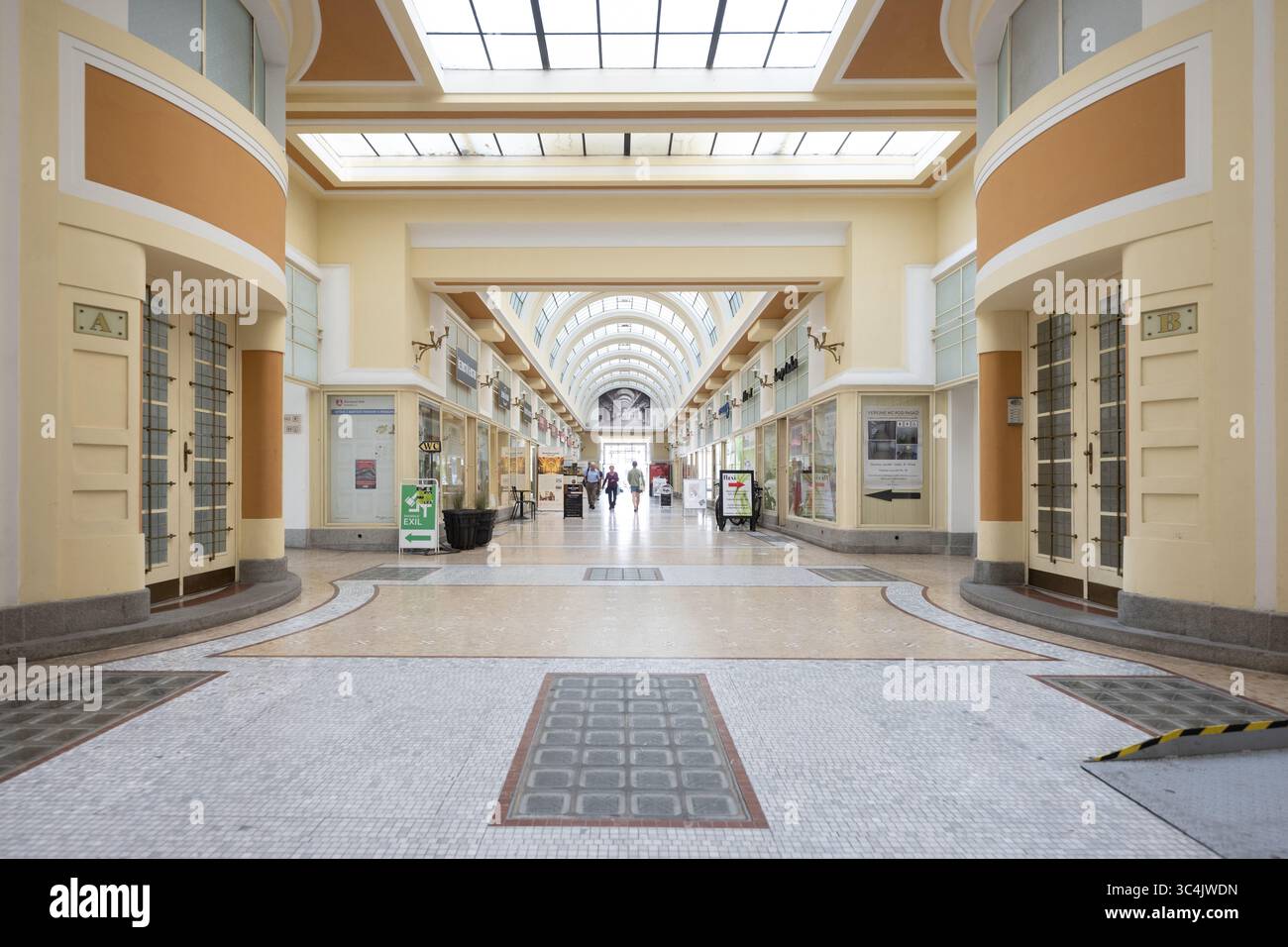 The townhouse with shoppping mall was realised in 1924 in art deco ...