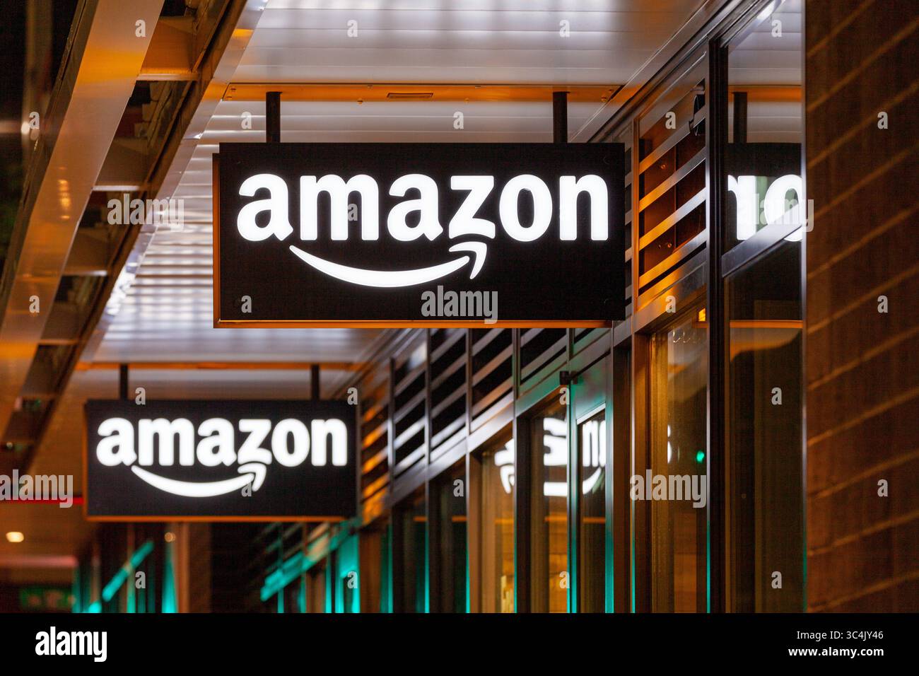 Portland, Oregon, USA-May 15, 2019: Amazon Hub Locker store with its ...