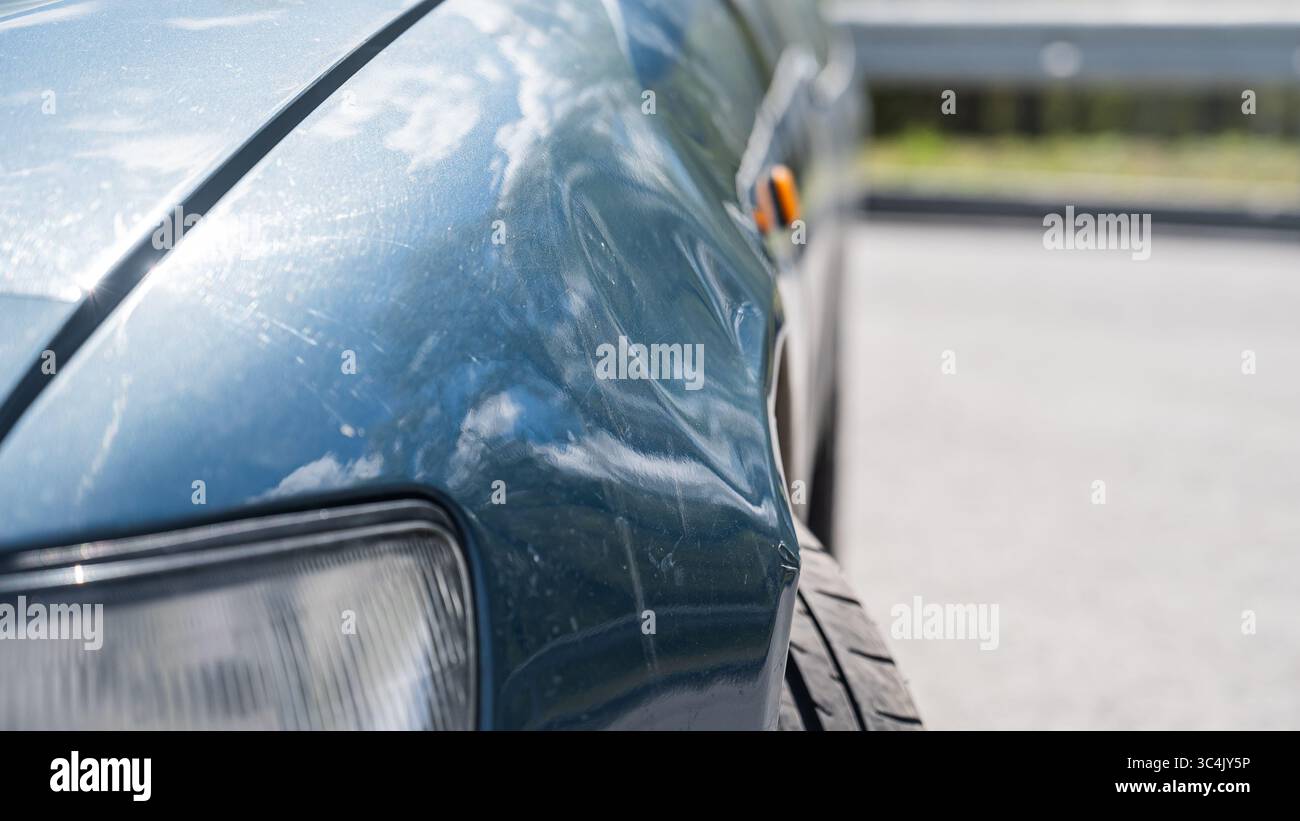 Wing and panel damaged hi-res stock photography and images - Alamy