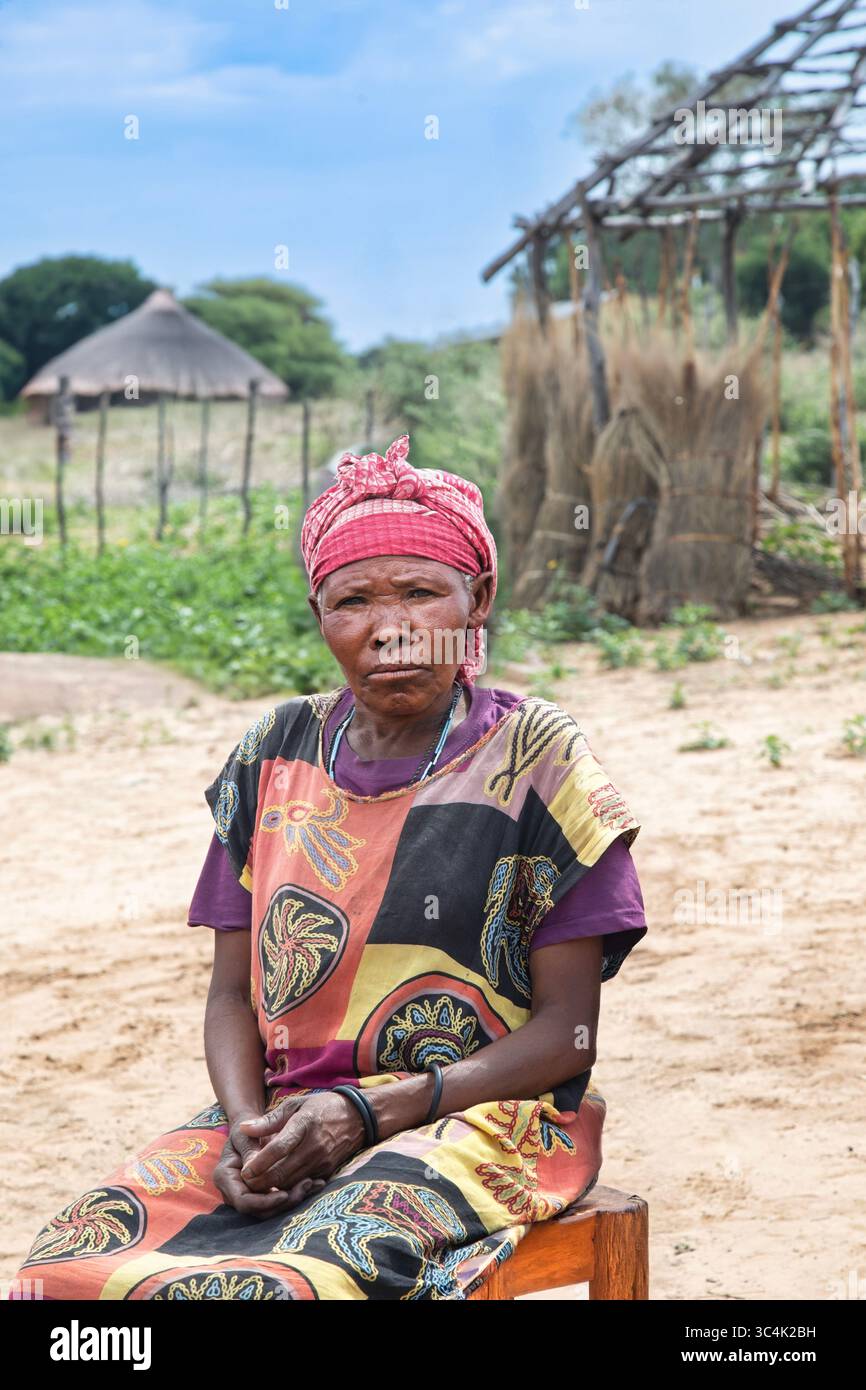 African tribal women hi-res stock photography and images - Alamy