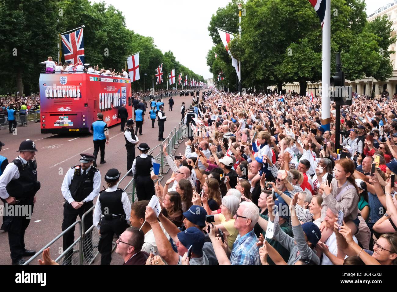 The Mall, London, UK. 29th Jul 2025. The Lionesses victory parade ...