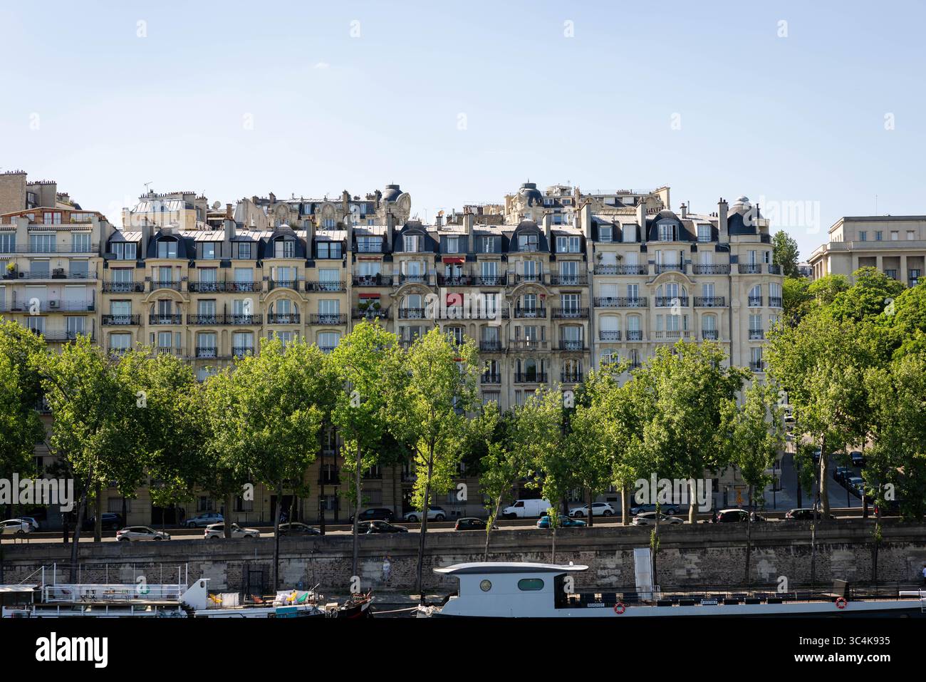 Haussmannian hi-res stock photography and images - Alamy