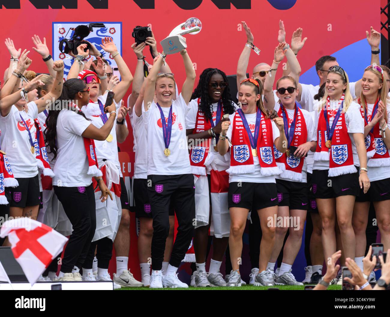 Alex greenwood and jess carter hi-res stock photography and images - Alamy