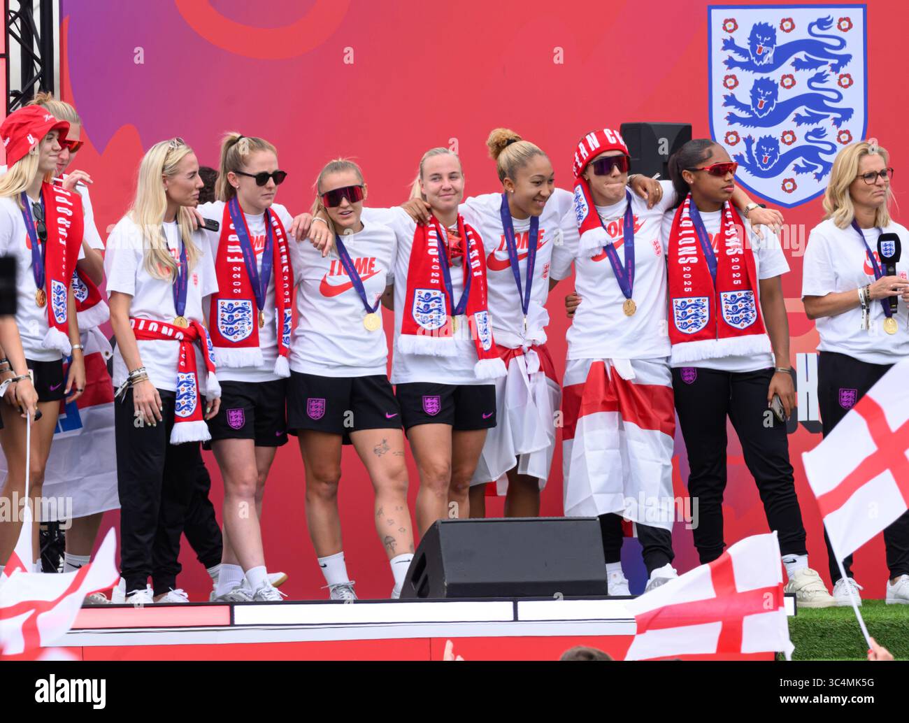 London, UK. July 29th, 2025. Hannah Hampton, Leah Williamson, Alessia ...