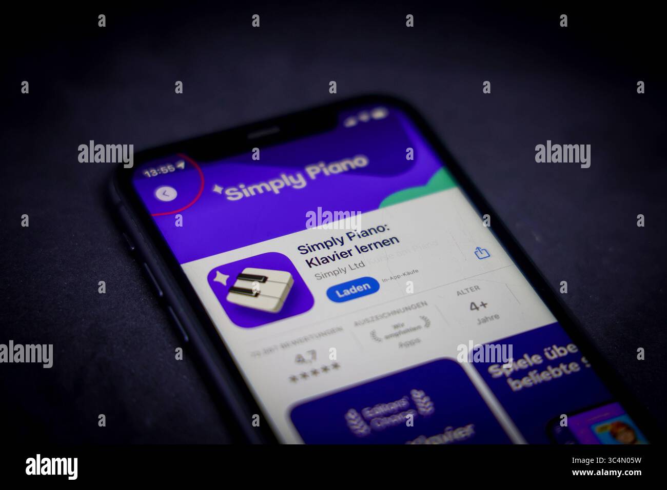 Apple App Store auf einem iPhone. Favoriten der Woche. Simply Piano: Klavier lernen. // 28.07. ...