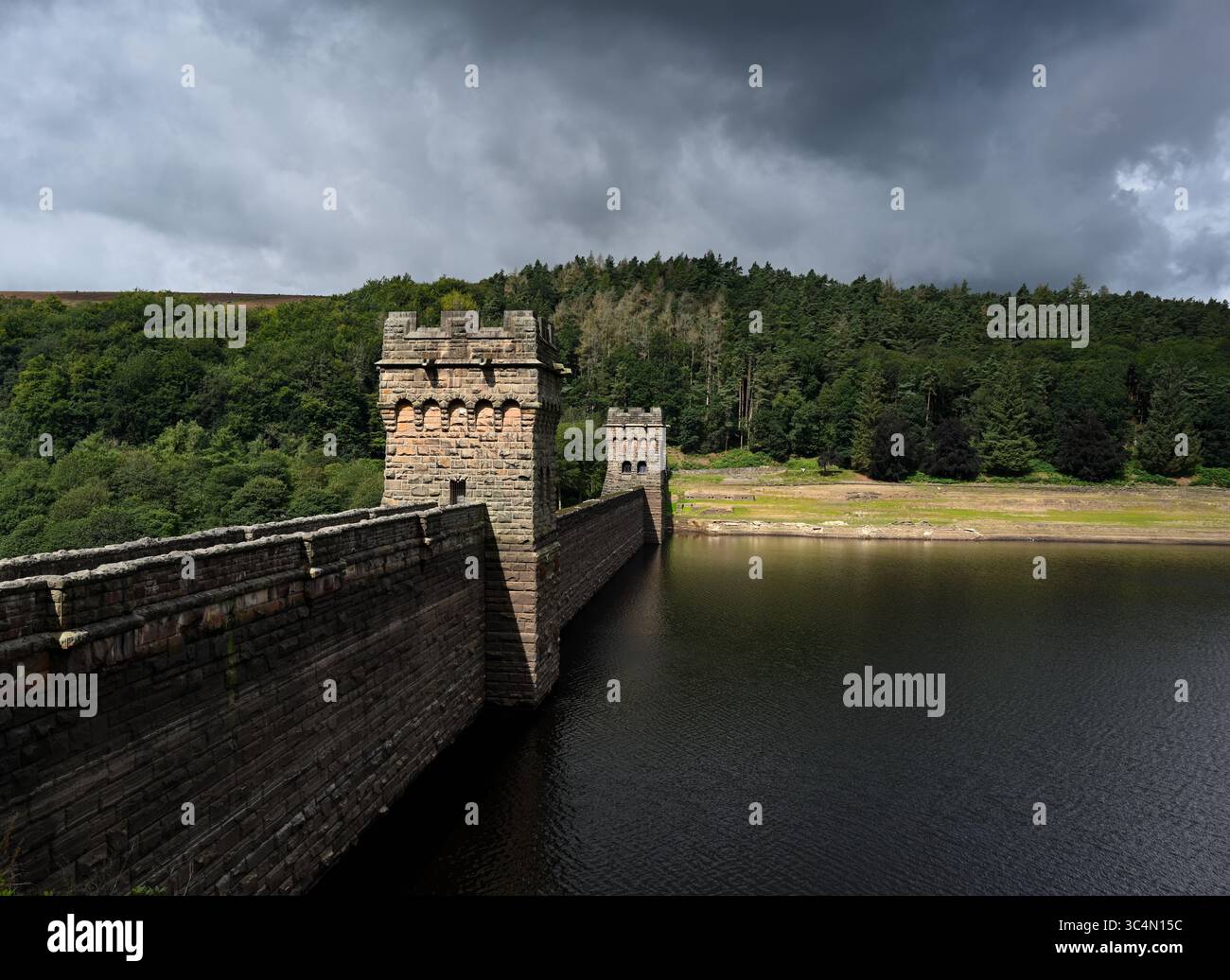 Howden dam wall hi-res stock photography and images - Alamy