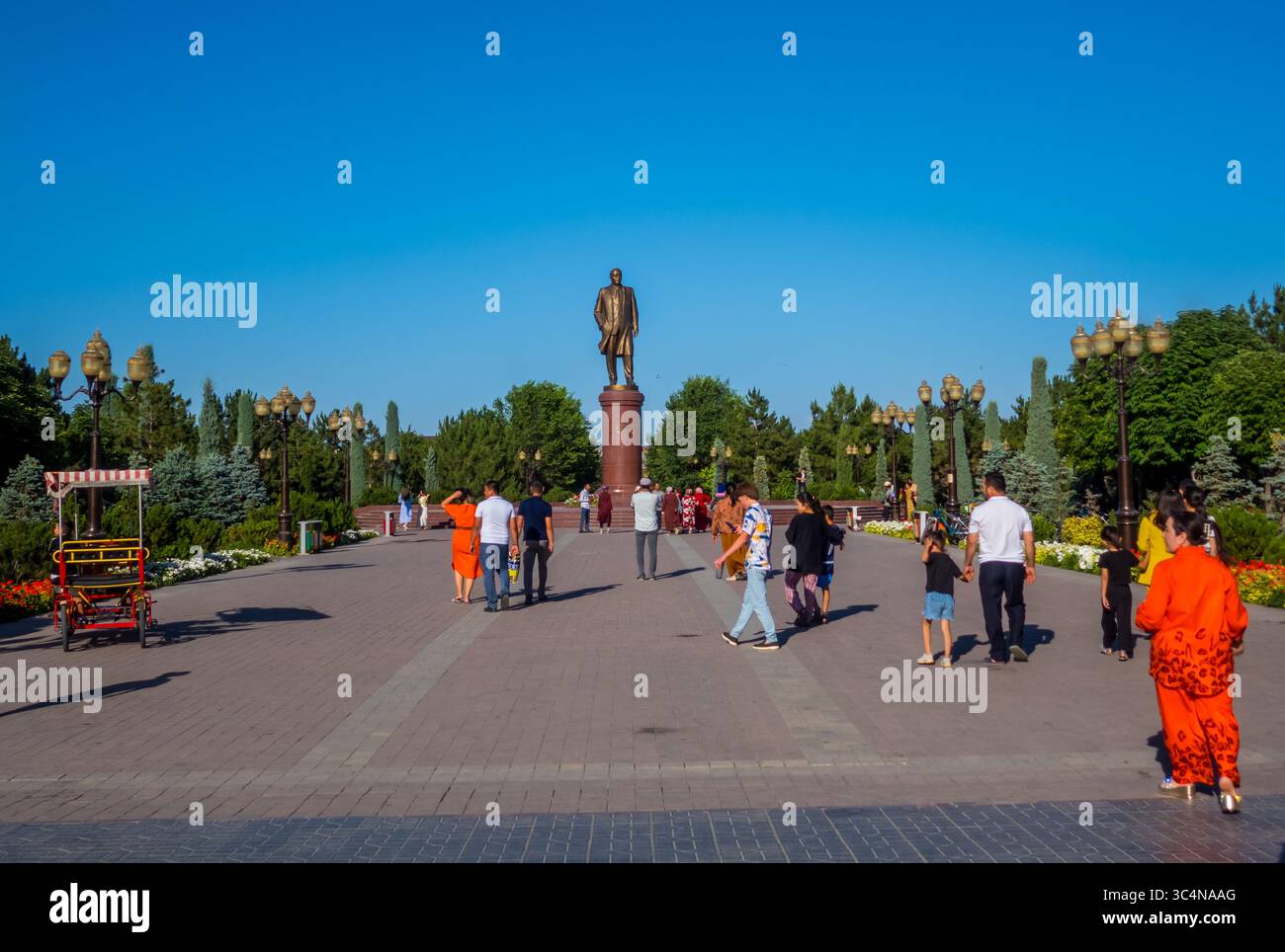 Islam Karimov Statue in Samarkand, Uzbekistan Stock Photo - Alamy