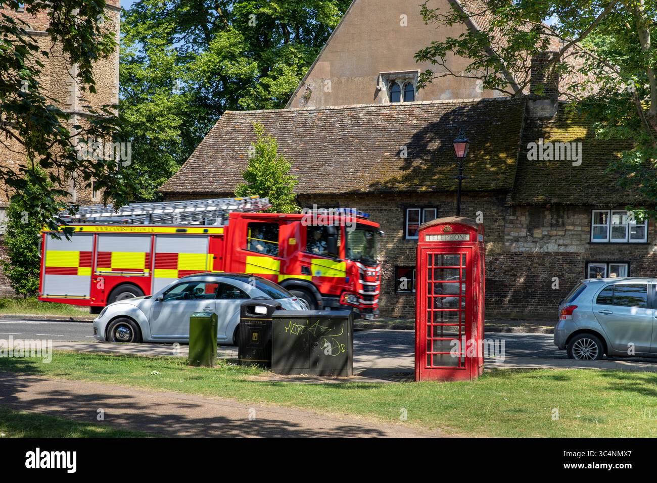 Red fire engine hi-res stock photography and images - Alamy
