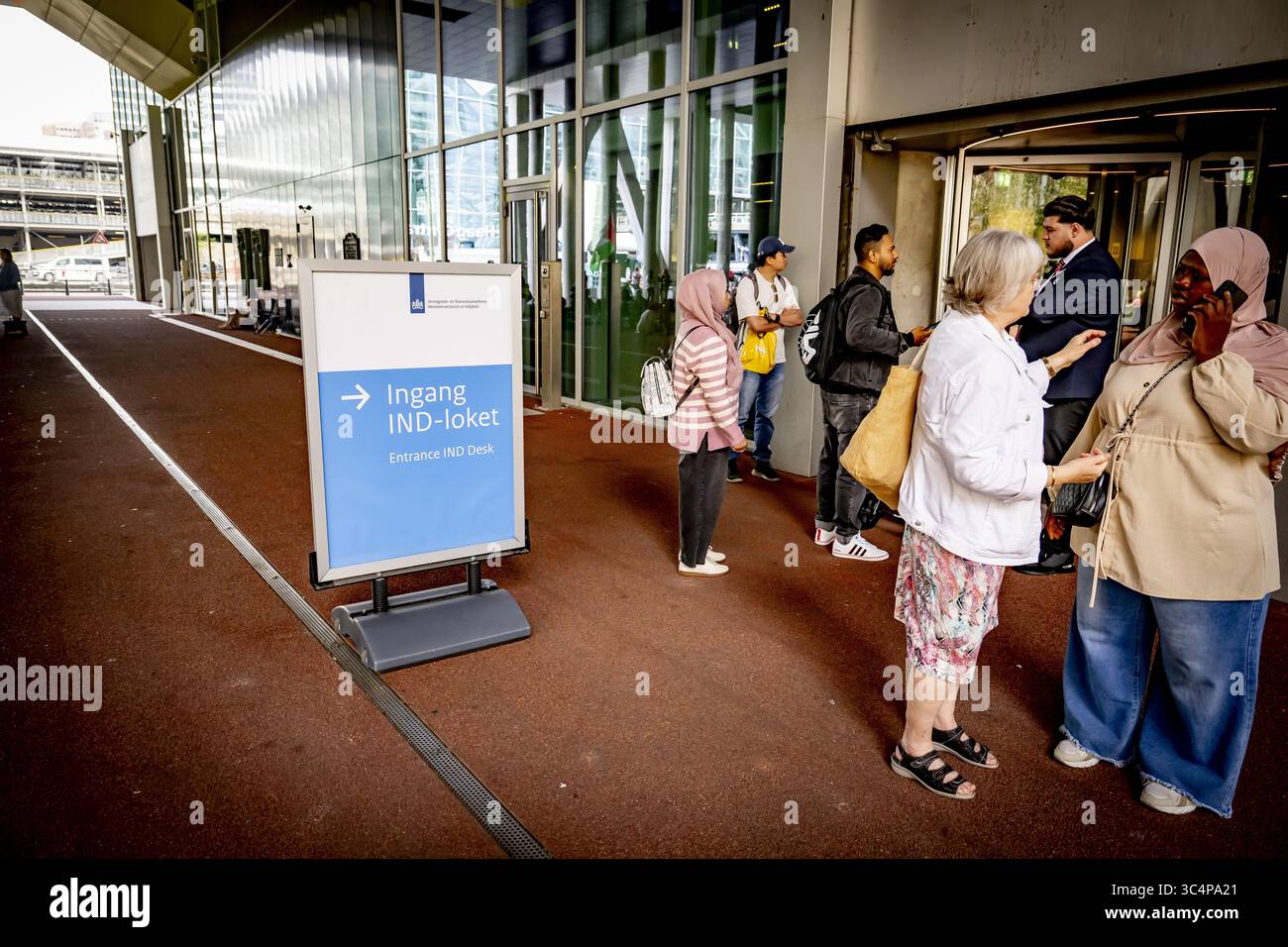 THE HAGUE - The ind loket ANP /HOLLANDSE HOOGTE /ROBIN UTRECHT ...