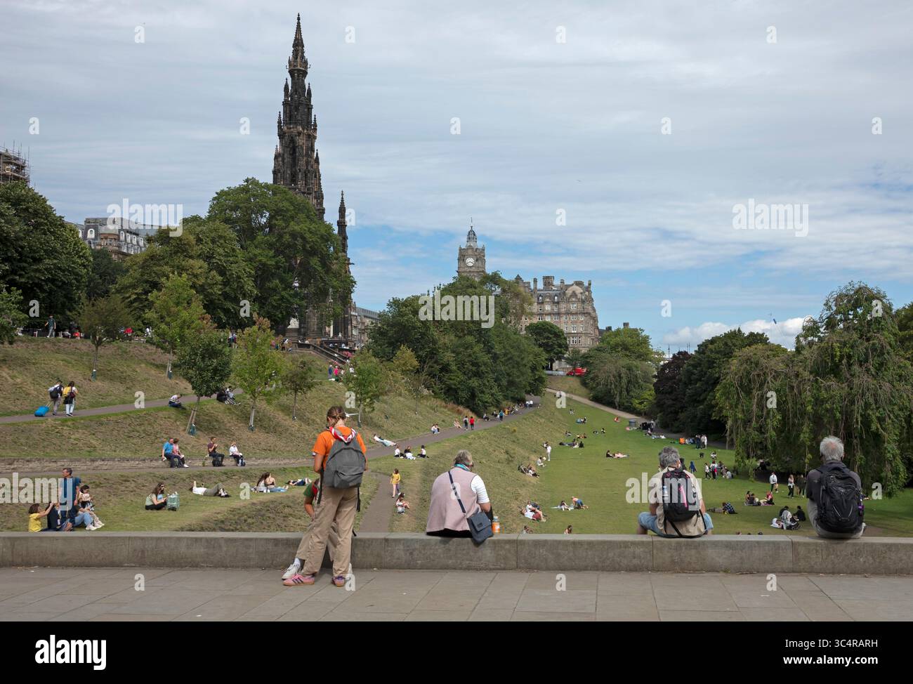 Edinburgh city centre, Scotland, UK. 29 July 2025. Cloudy bright with ...