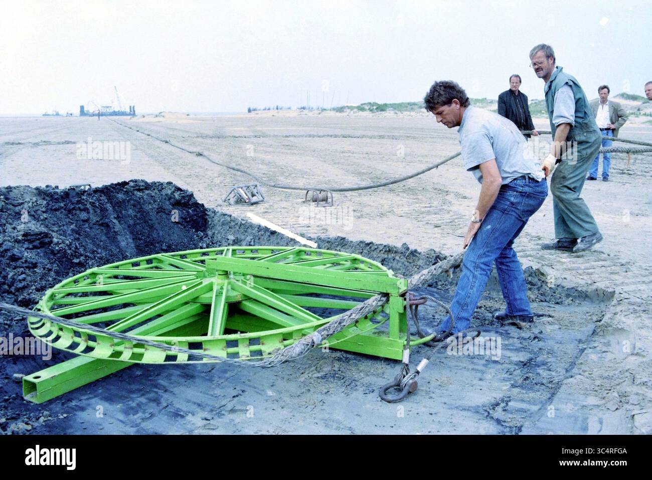 1950 2000 construction equipment operates hi-res stock photography and ...