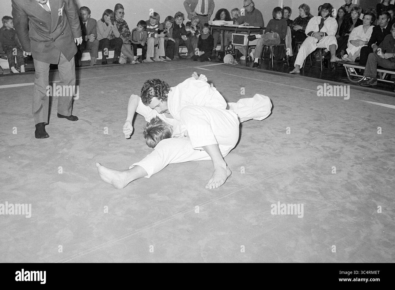 Gym desk Black and White Stock Photos & Images - Alamy