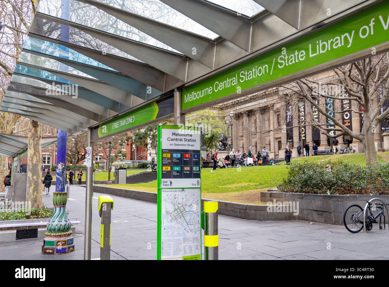 Swanston street,Melbourne city centre, Melbourne tram stop in the free ...
