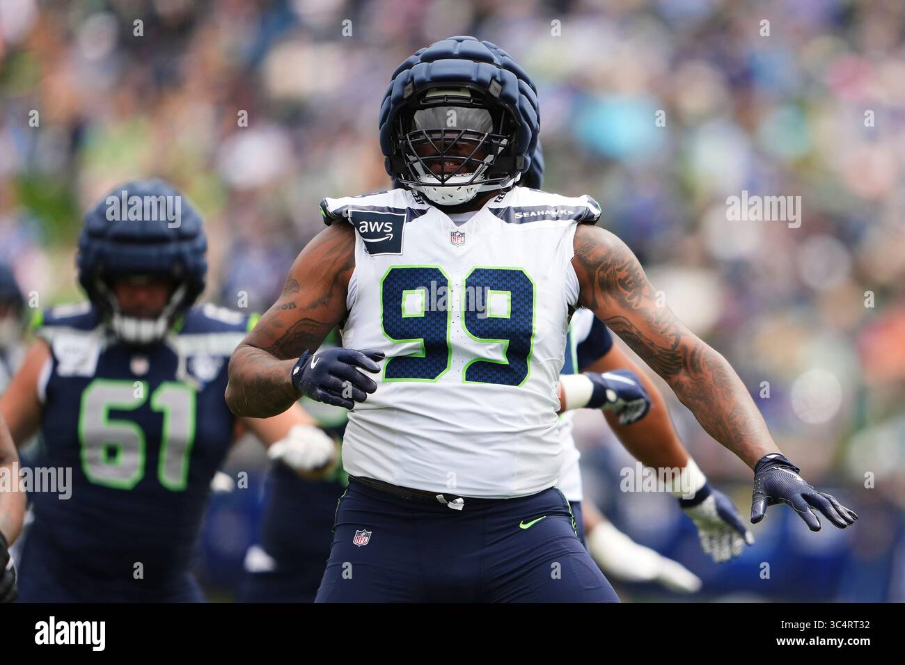 Seattle Seahawks defensive end Leonard Williams warms up during the NFL ...
