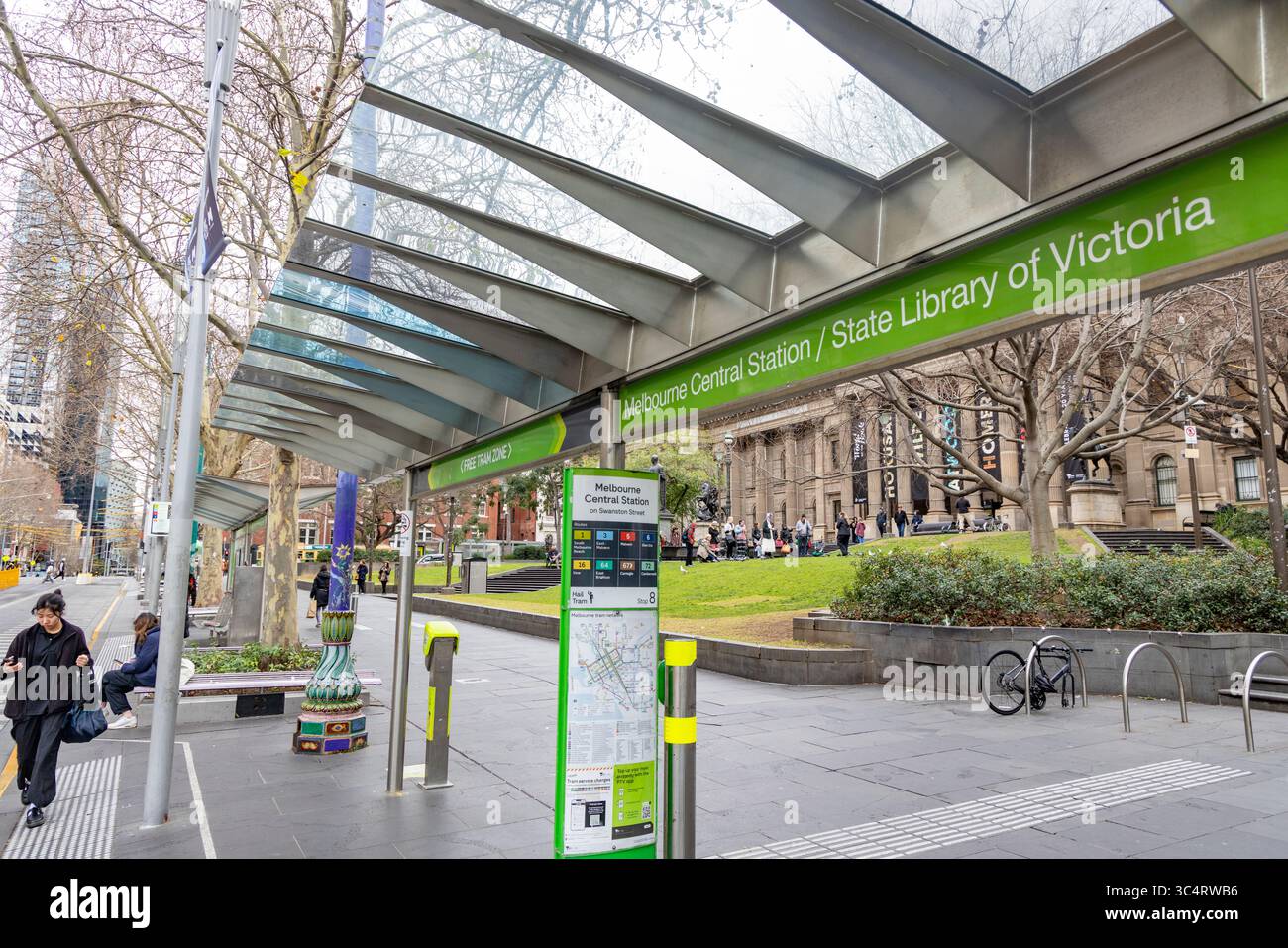 Swanston street,Melbourne city centre, Melbourne tram stop in the free ...
