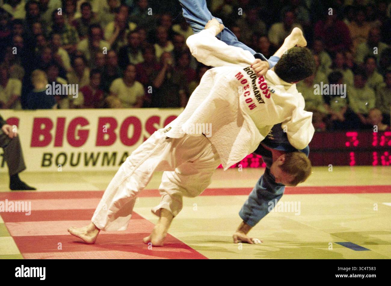 Judo match captures hi-res stock photography and images - Alamy