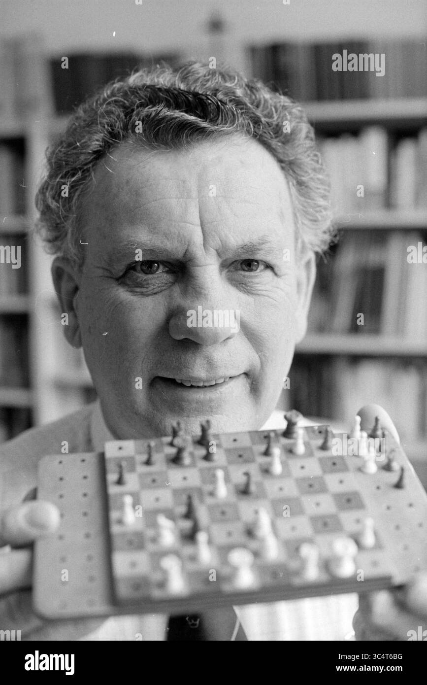 10 01 2000 Black and White Stock Photos & Images - Alamy