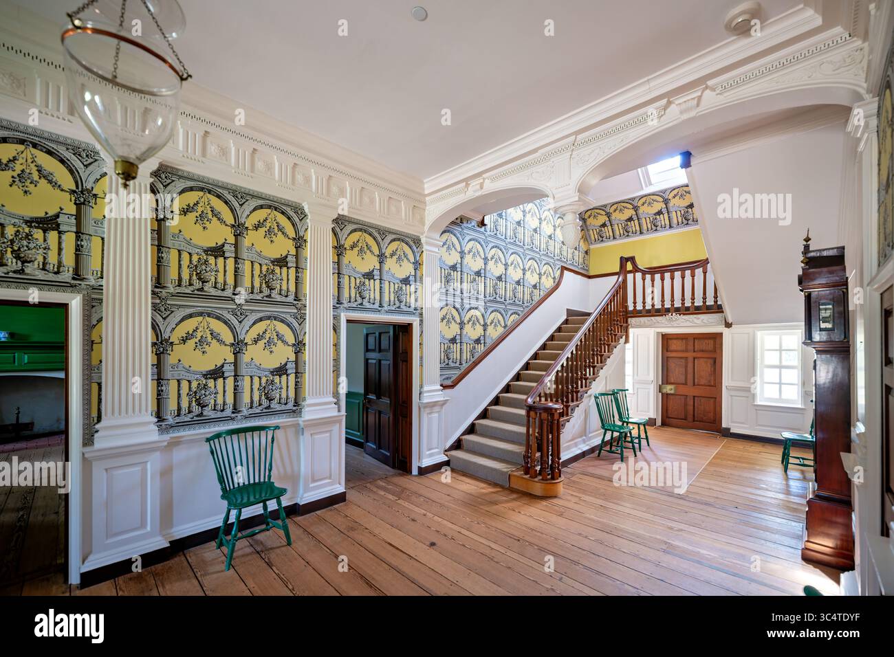 LORTON, Virginia — The Pillar and Arch wallpaper in George Mason's ...