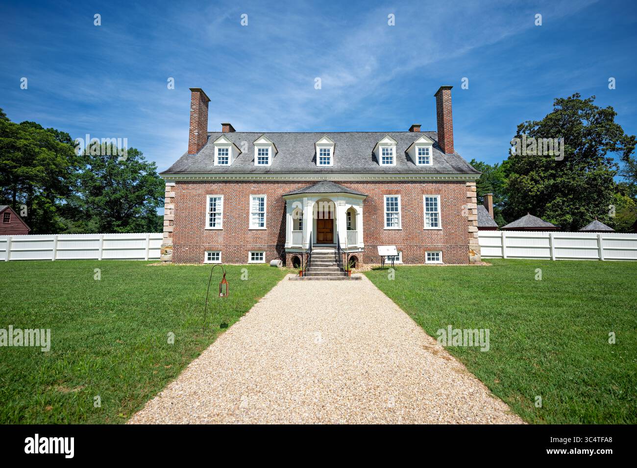 Colonial enslaved quarters hi-res stock photography and images - Alamy
