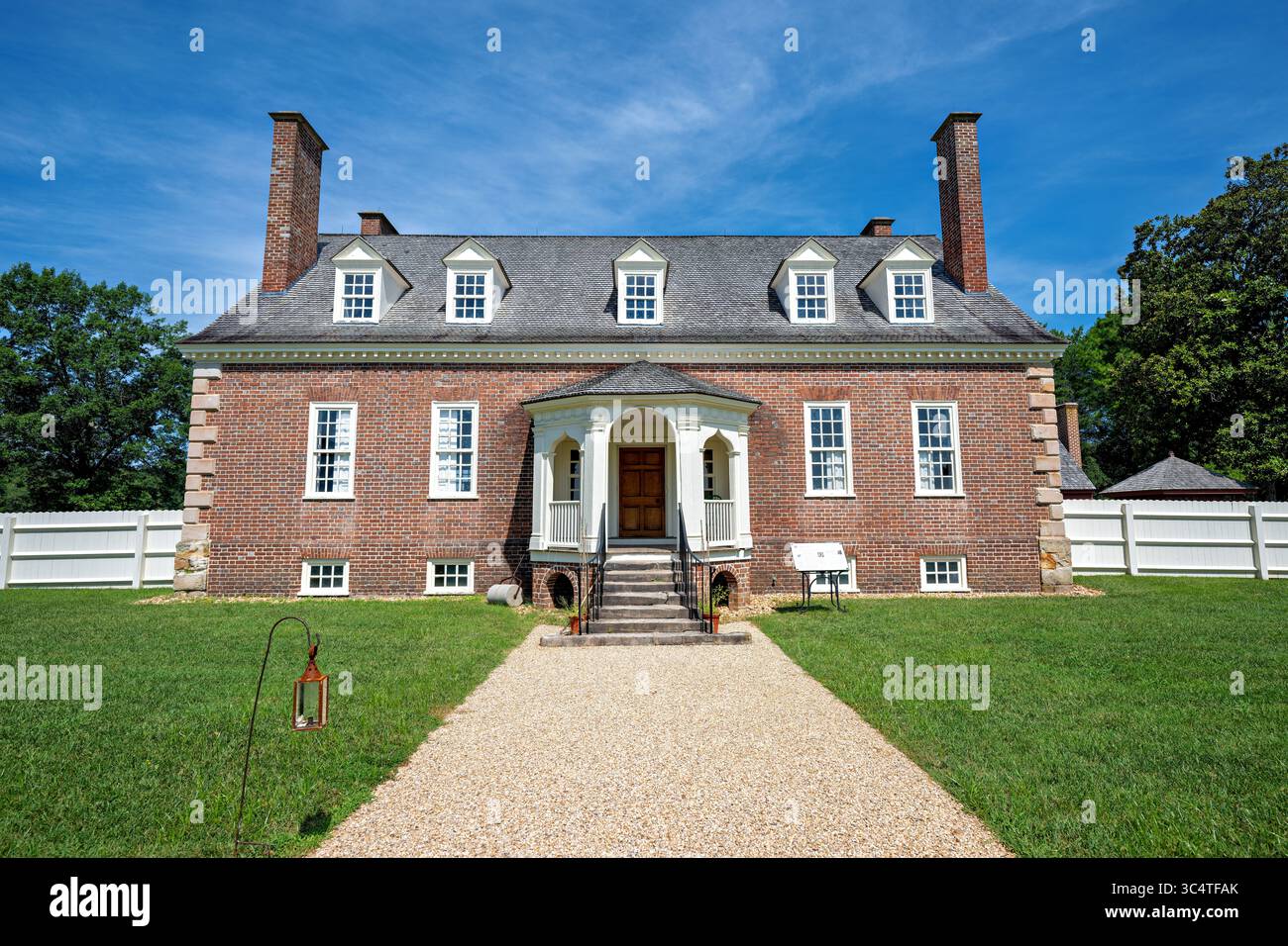 LORTON, Virginia — The southeast-facing garden façade of Gunston Hall ...