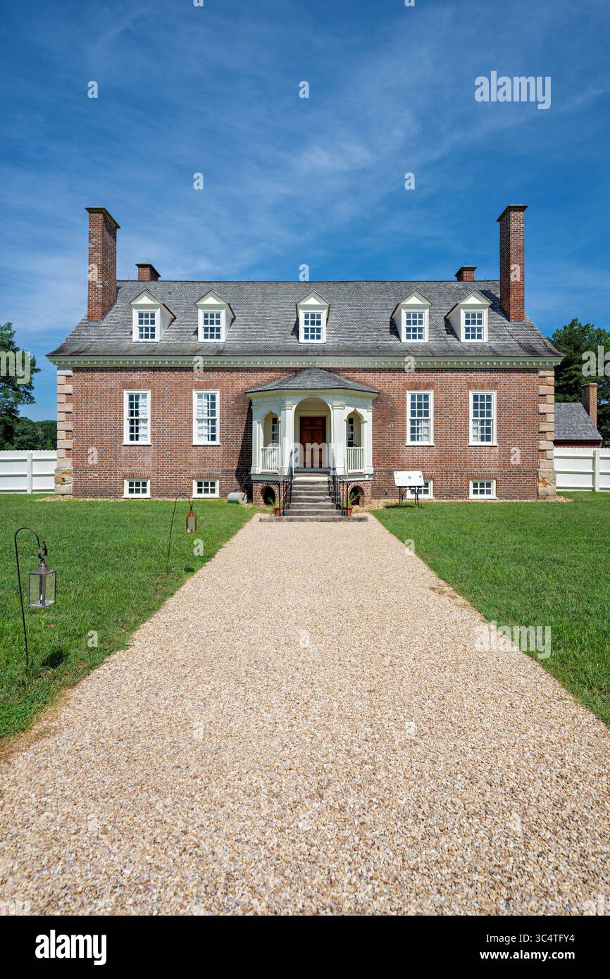 LORTON, Virginia — The southeast-facing garden façade of Gunston Hall ...
