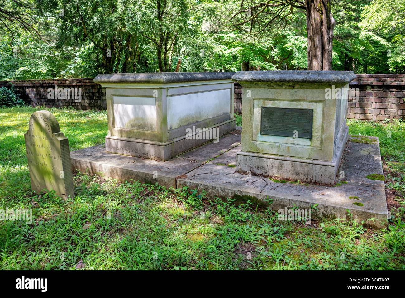 American founding father burial site hi-res stock photography and ...