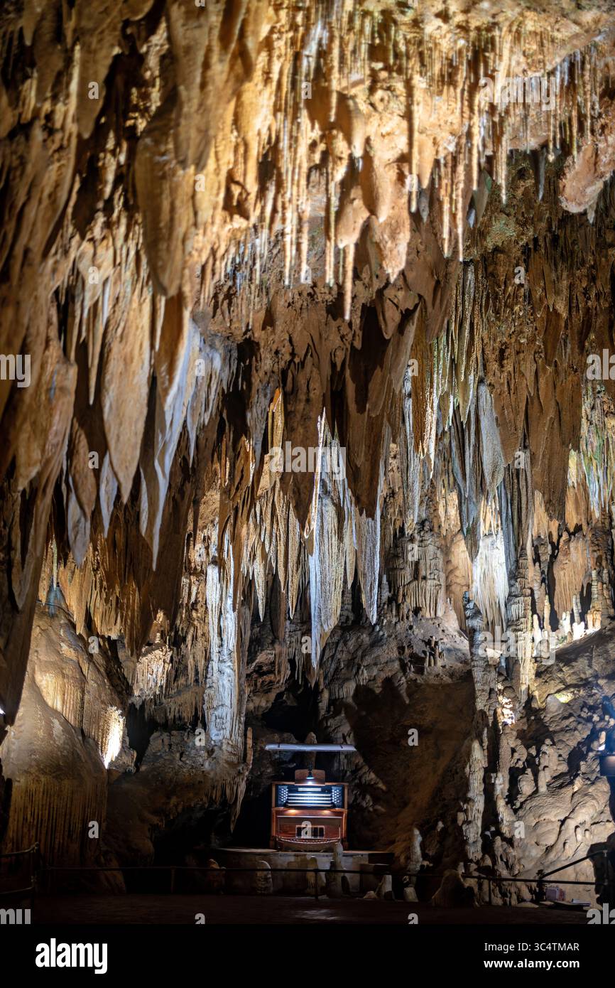 Luray Caverns Great Stalacpipe Organ Virginia // LURAY, Virginia — The ...