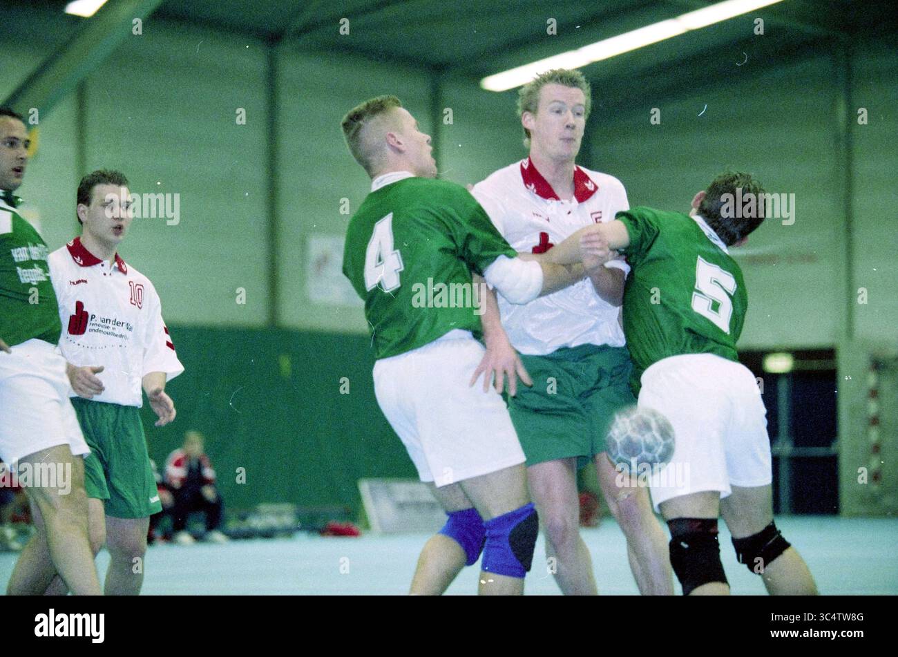 Green jerseys engage hi-res stock photography and images - Alamy