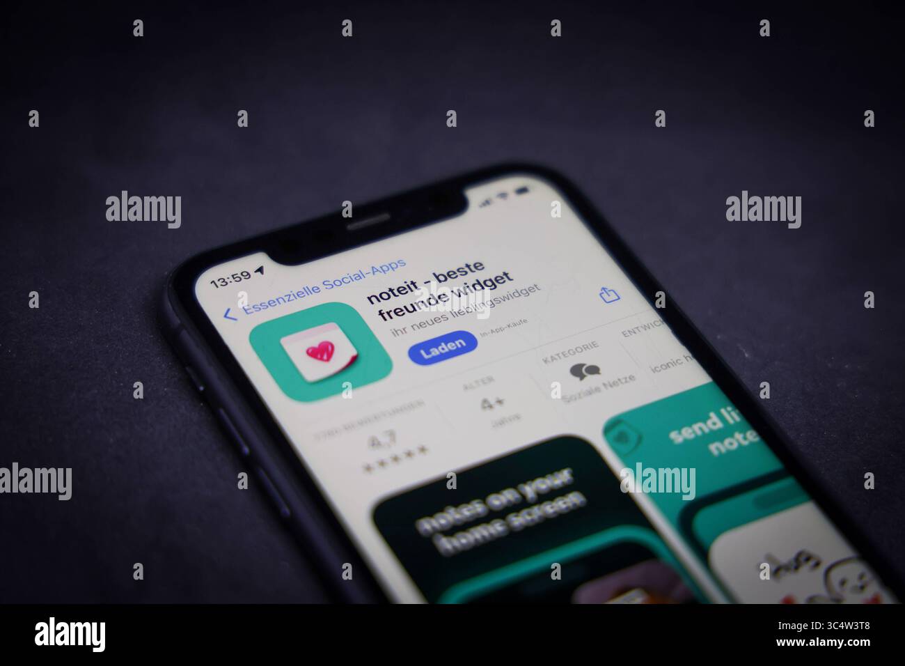 Apple App Store auf einem iPhone. Essenzielle Social-Apps. noteit ...