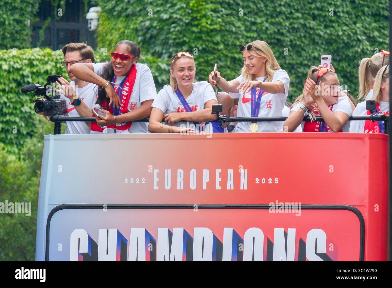 2025 lionesses england hi-res stock photography and images - Alamy