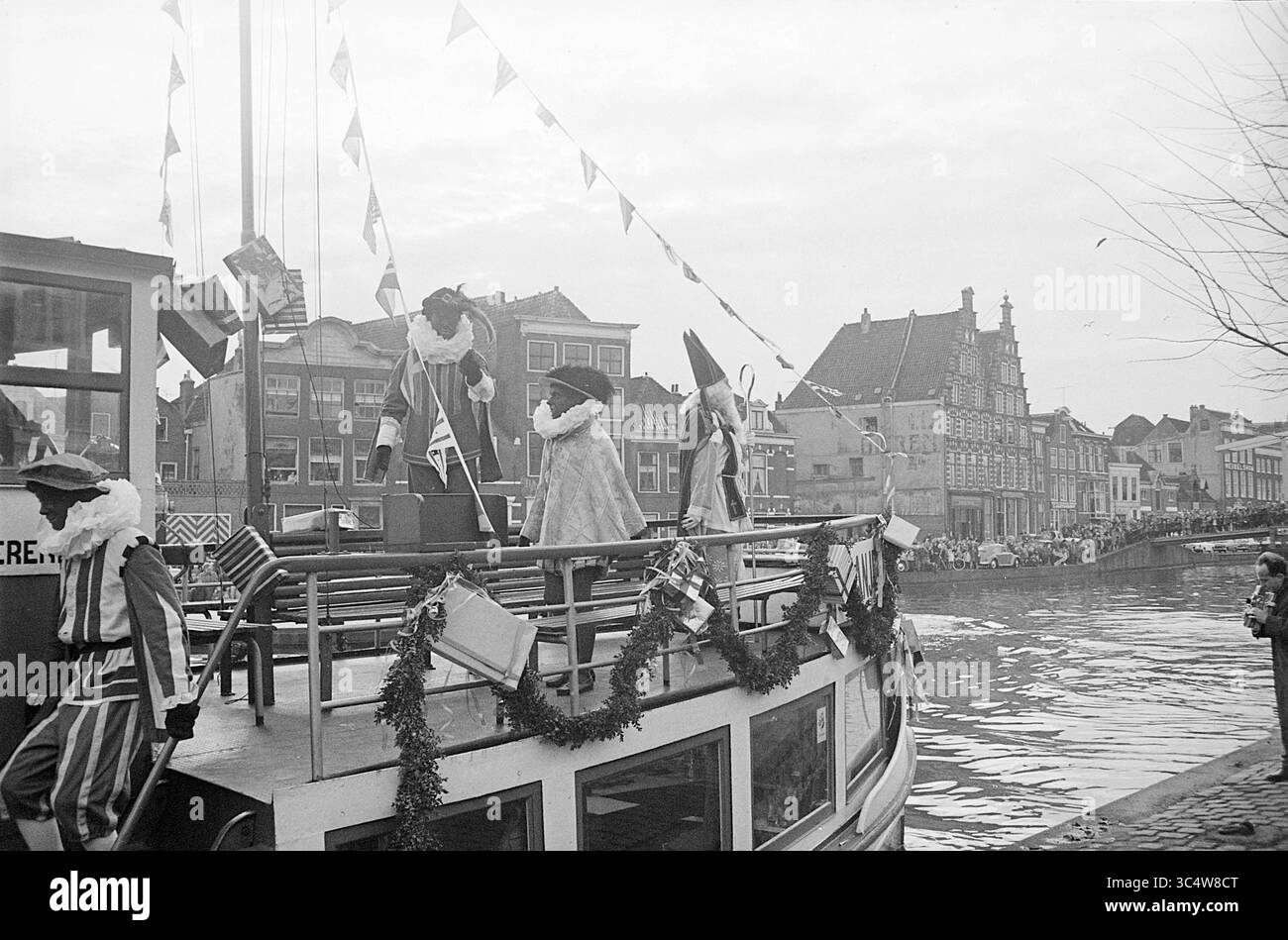 St. Nicholas entry into Haarlem, St. Nicholas, Sinterklaas, 18-11-1964 ...