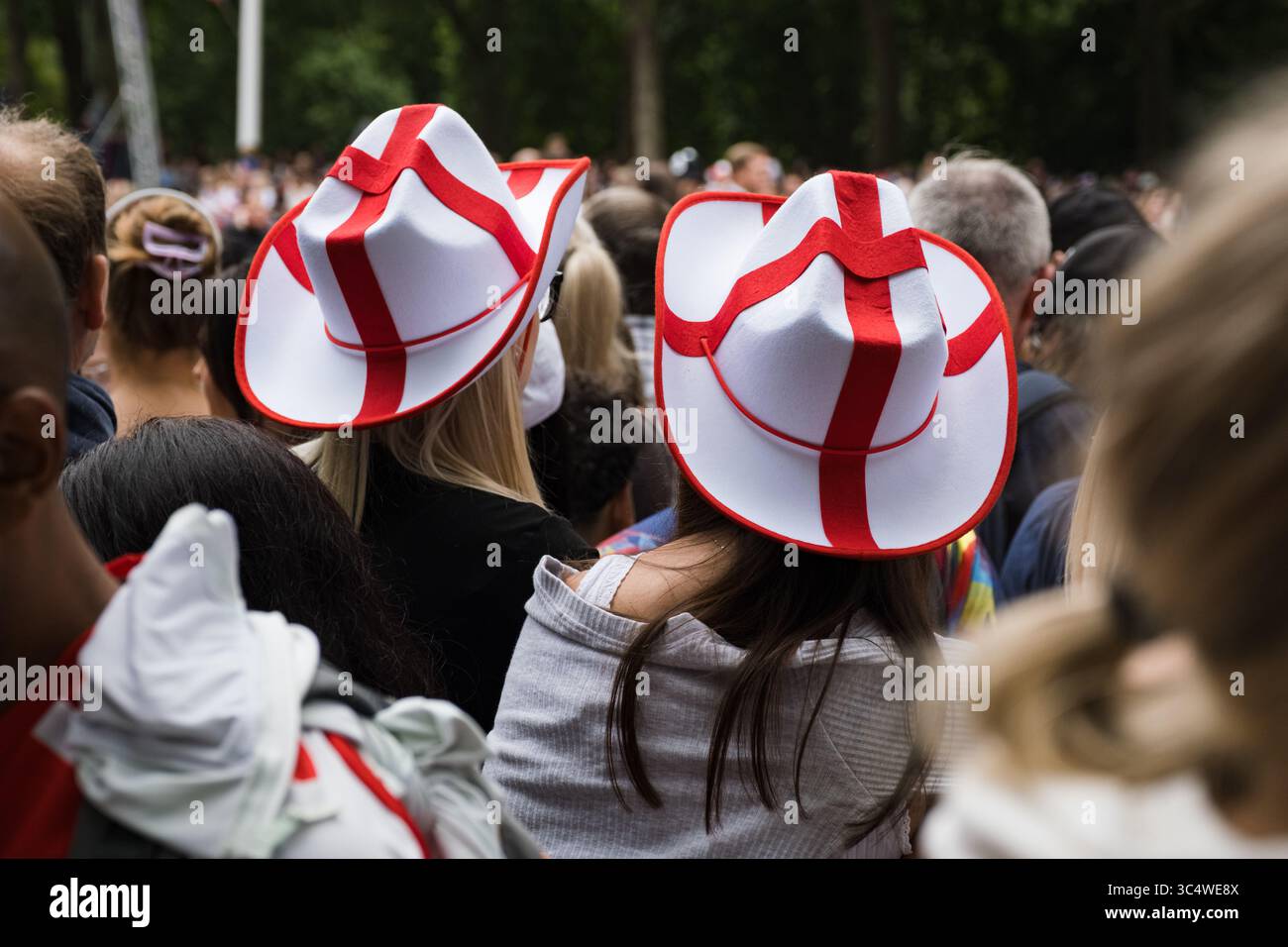 England euros women 2025 hi-res stock photography and images - Alamy