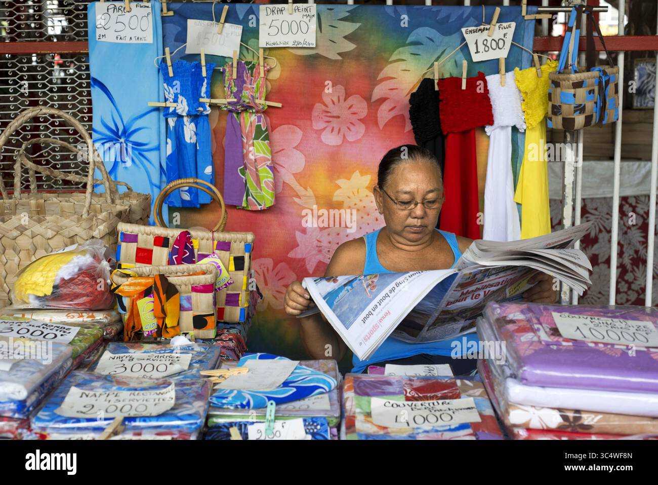 Pareu hi-res stock photography and images - Alamy